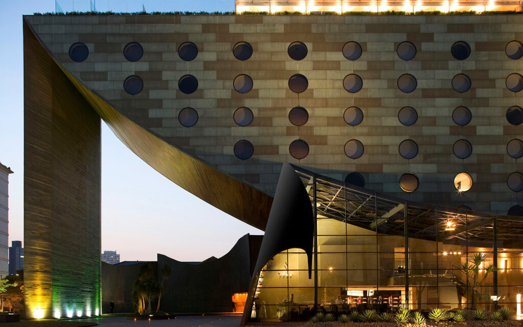 Hotel Unique, hotel design projetado por Ruy Othake